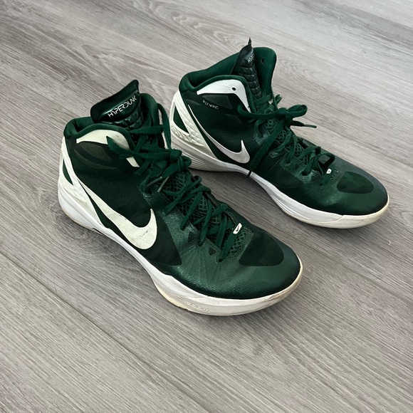 nike zoom flywire hyperdunk